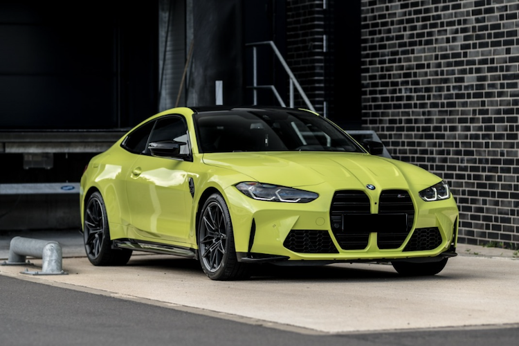 BMW M4 rental voucher I DRIVAR luxury car rental